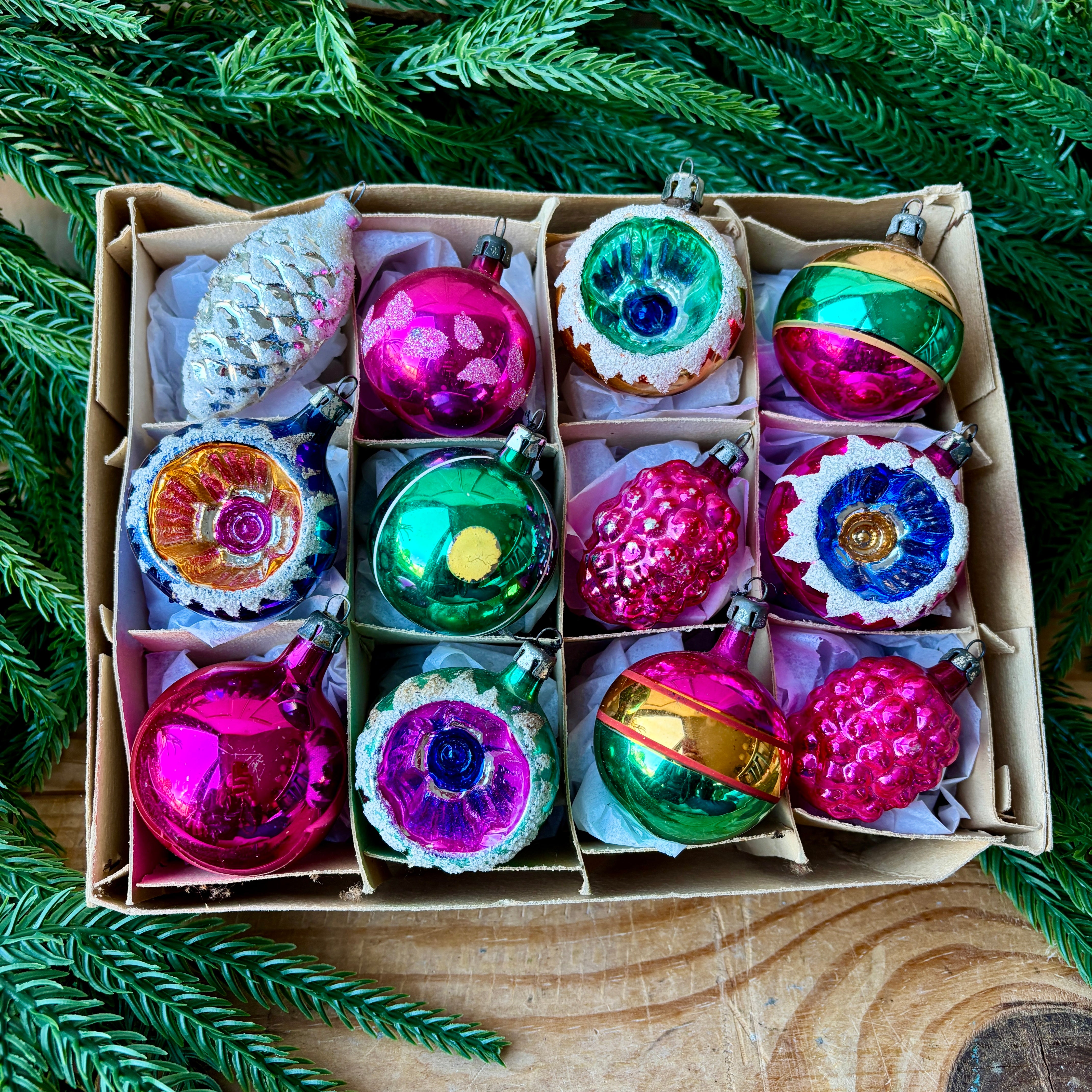 Twelve bright mixed vintage baubles – Only Nice Things